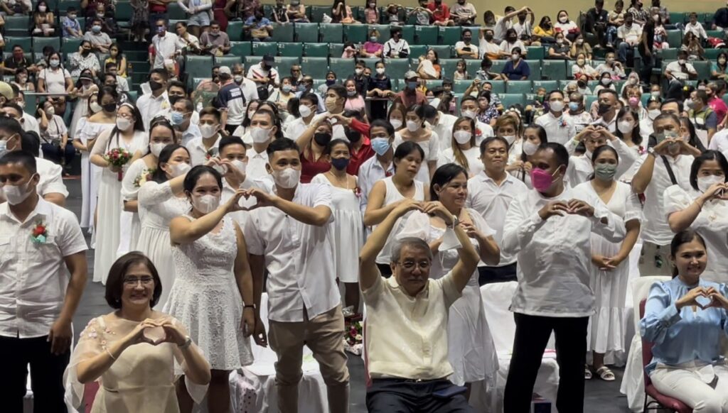 asay City Mayor Imelda Calixto-Rubiano and Rep. Antonino Calixto lead ...